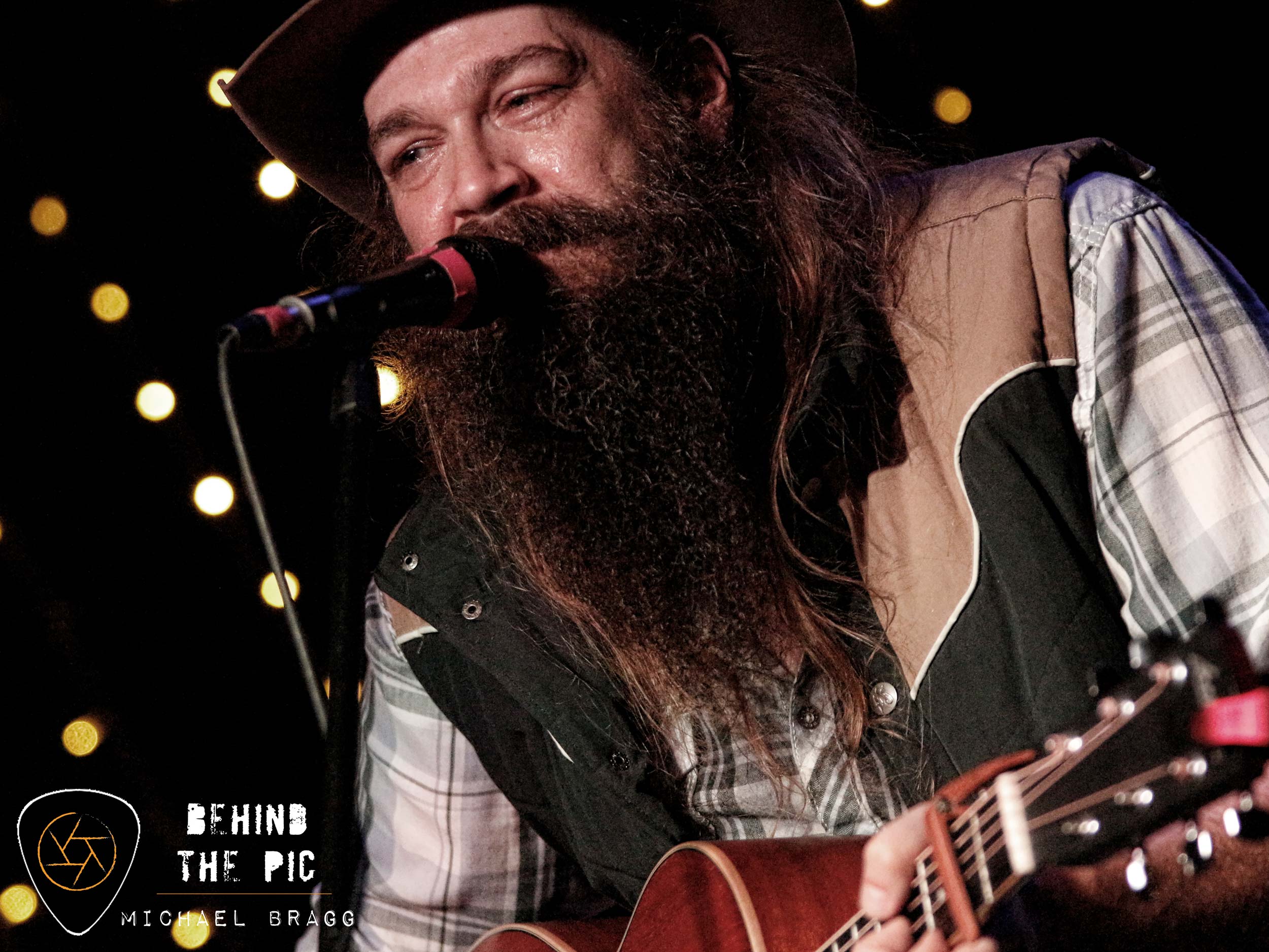 Ward Davis @ Radio Room – Behind The Pic